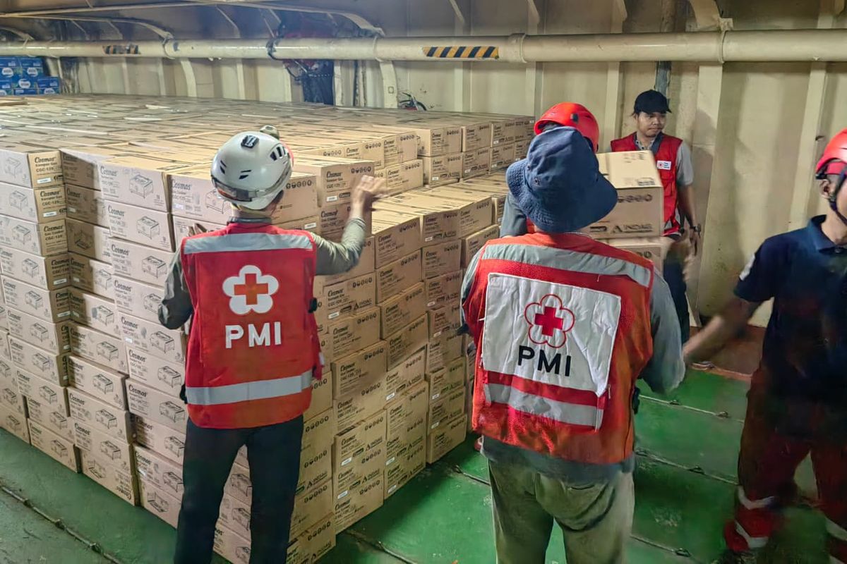 Strategi Logistik Darurat PMI: 1 Ton Abon Dikirim untuk Pengungsi ...